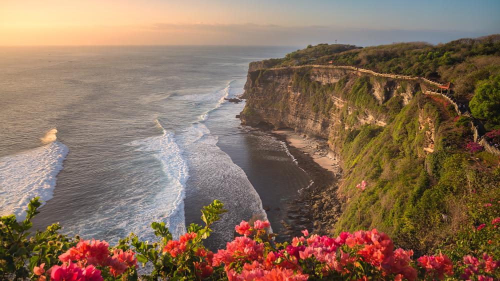 Uluwatu Complete Travel Guide 2025 | Polarsteps Guides