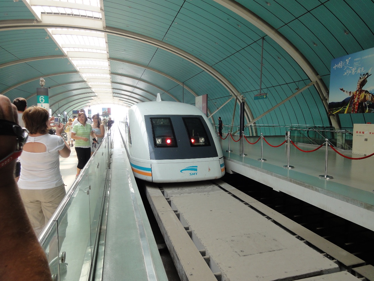 磁悬浮龙阳路站 Maglev Train Longyang Road Station, China - Polarsteps