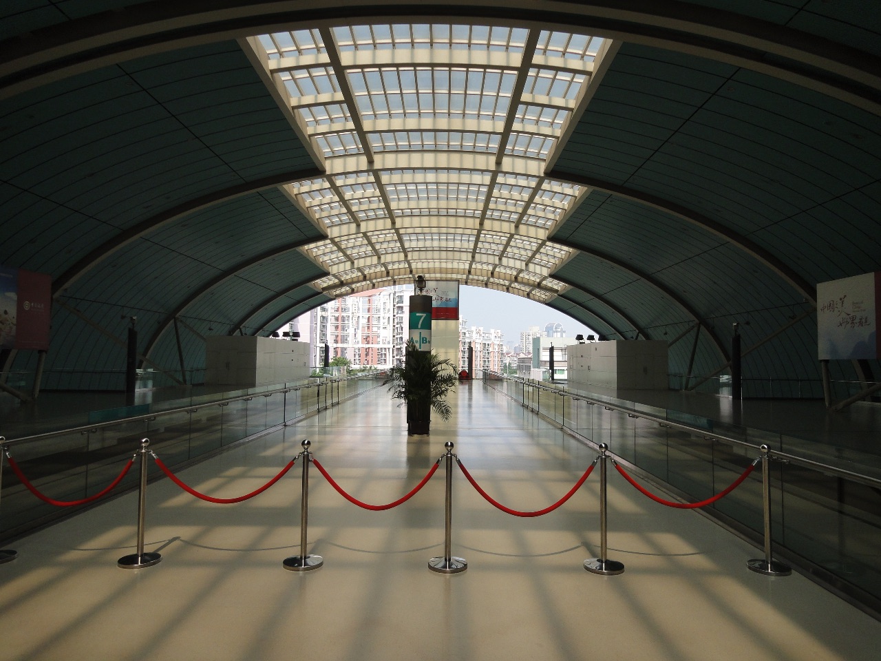 磁悬浮龙阳路站 Maglev Train Longyang Road Station, China - Polarsteps